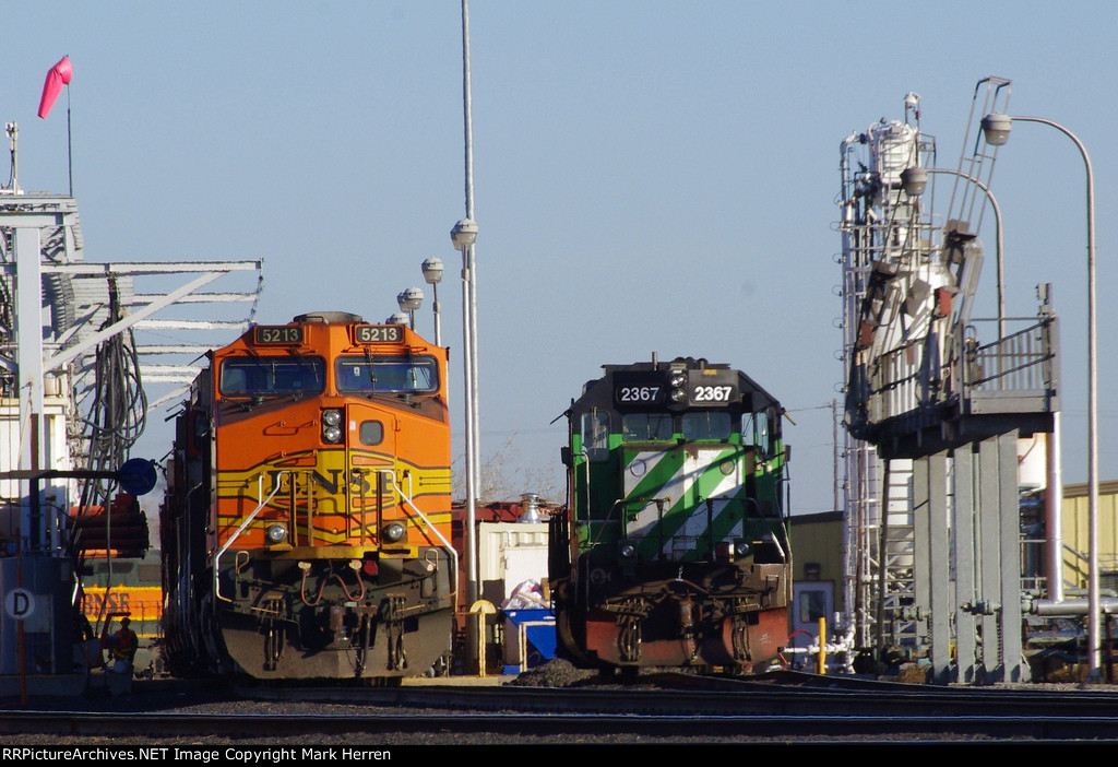 BNSF 5213 & Co.